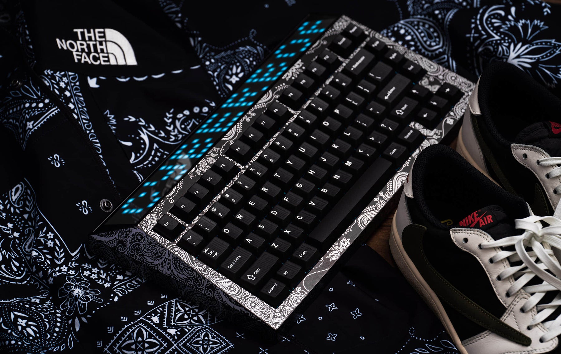 CYBERBOARD R4 Graffiti is back!