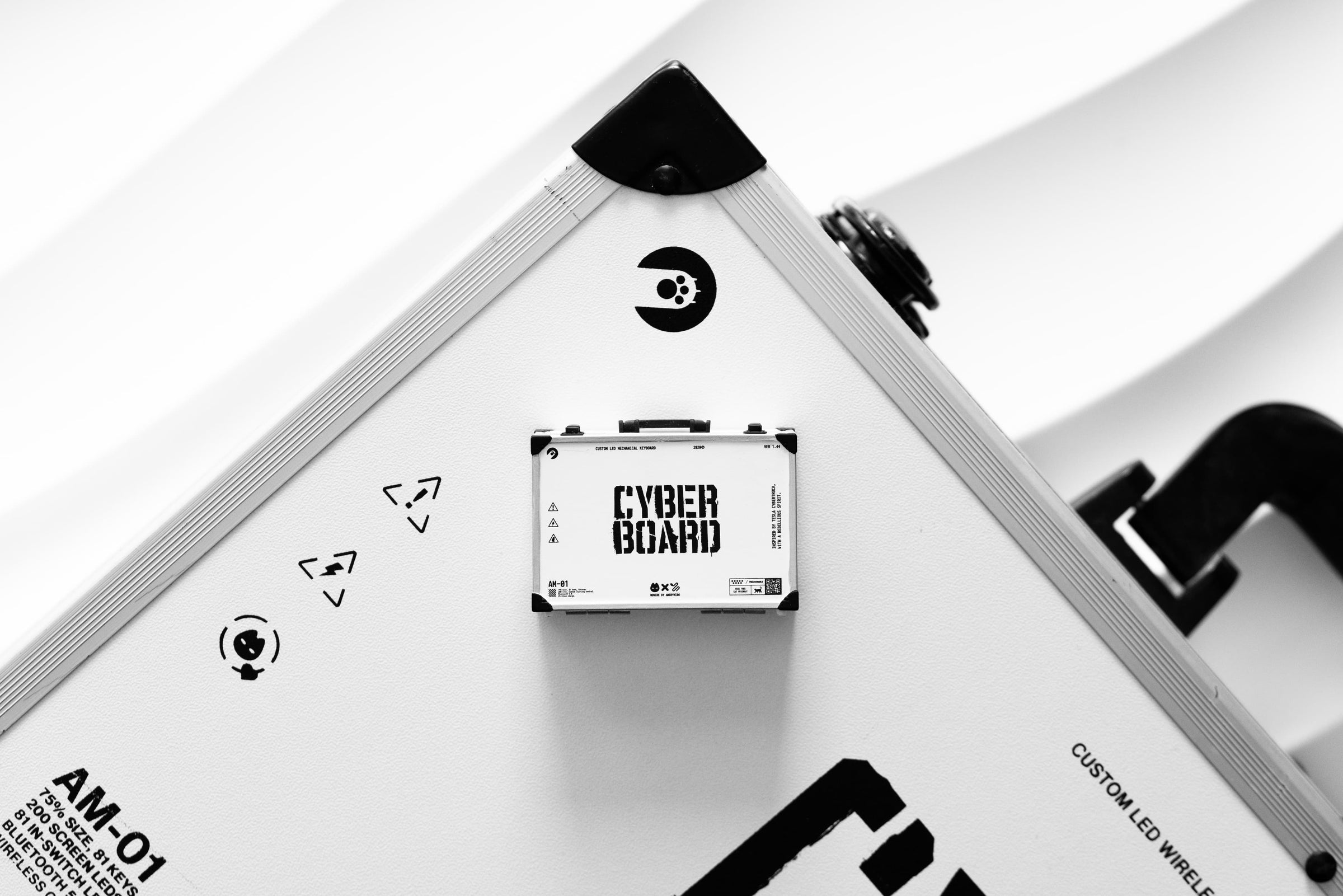 Mini Carrying Case | CB Badge | AFA Fridge Magnet